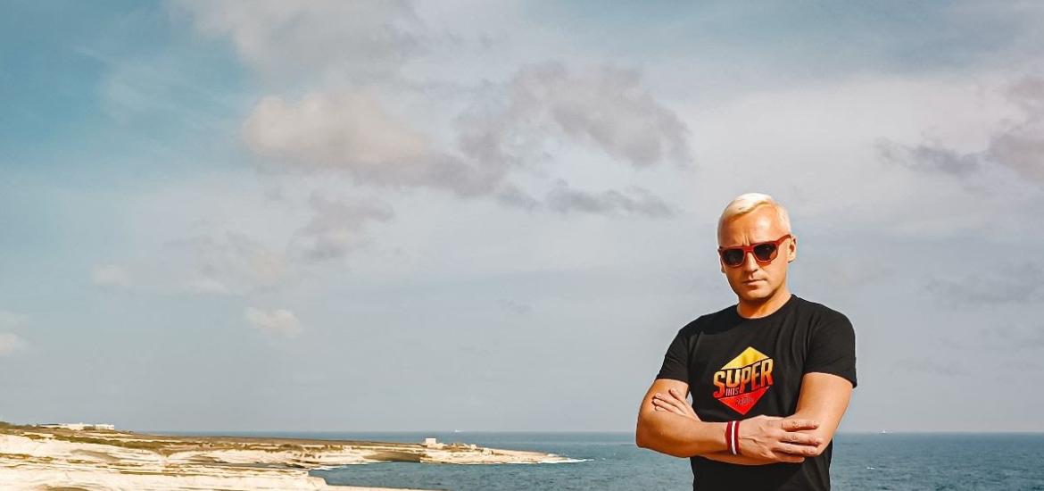 Conoce la historia de éxito de [Ex] da Bass, un DJ de Letonia | Página Zero